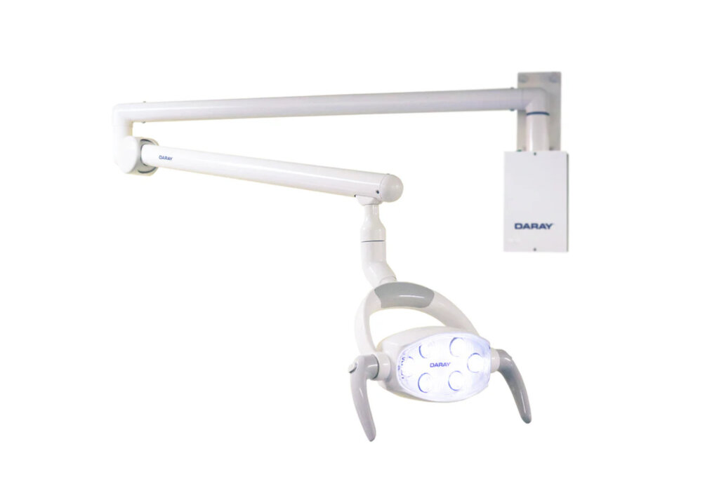 Daray Excel Wall-Mounted Operating Light : Eclipse Dental